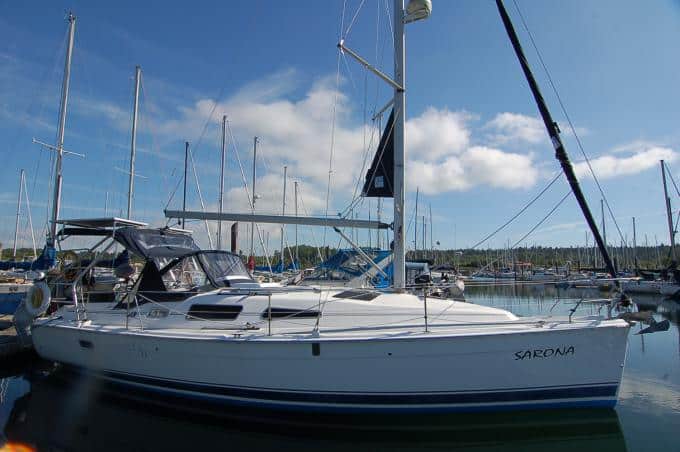 Sold // Hunter 33 - Specialty Yachts